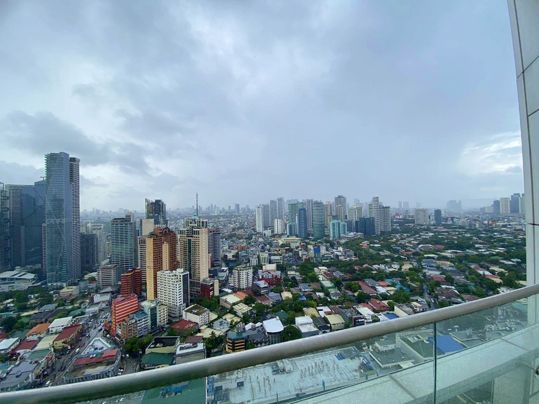 Two Roxas Triangle 3 Bedroom Unit For Sale Condos Makati City 3BR Condo ...