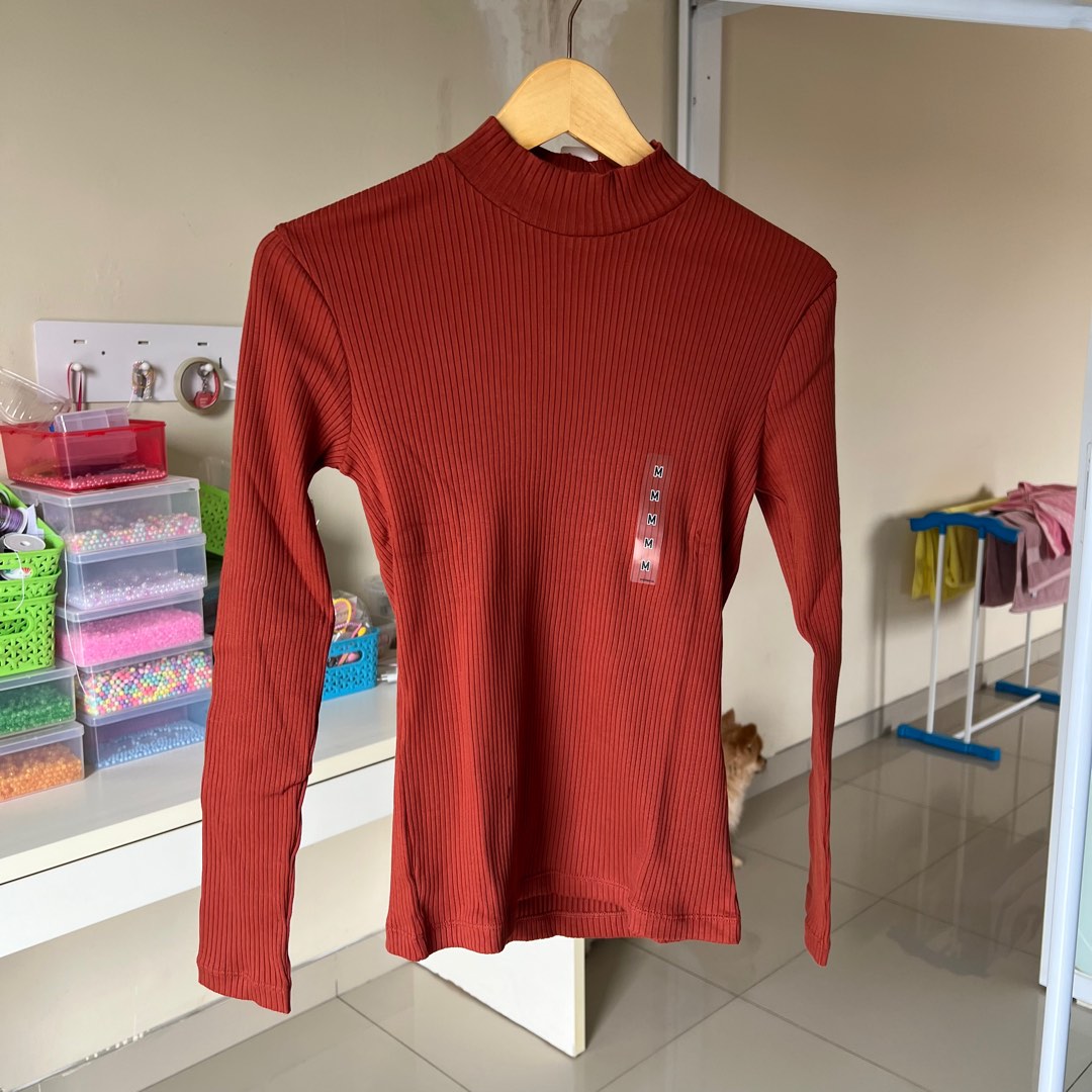 Uniqlo baju lengan panjang wanita long sleeve uniqlo, Fesyen Wanita ...
