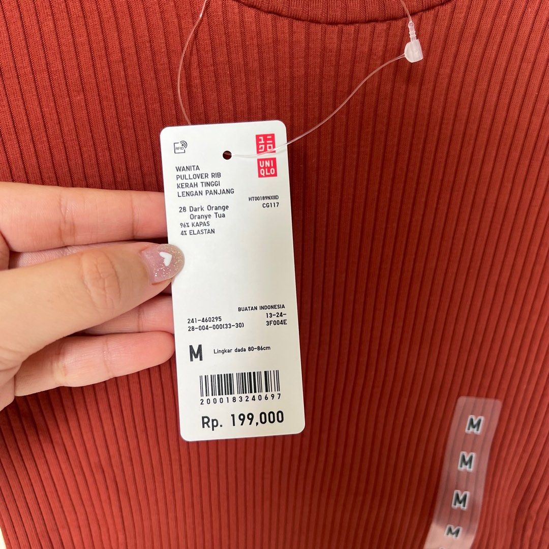 Uniqlo baju lengan panjang wanita long sleeve uniqlo, Fesyen Wanita ...