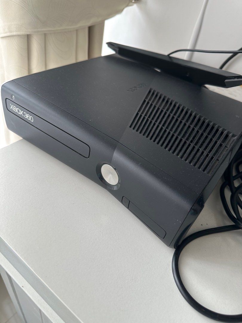 Xbox 360 + kinect full set, Video Game, Konsol di Carousell