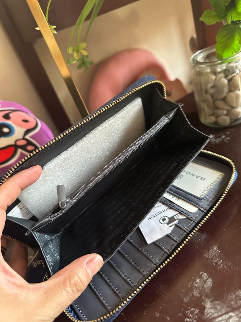 026 AUTH BANDOLINO LONG WALLET BNEW, Luxury, Bags & Wallets on Carousell