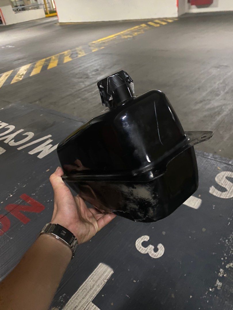 Aerox v2 fuel tank original, Motorcycles, Motorcycle Accessories on ...