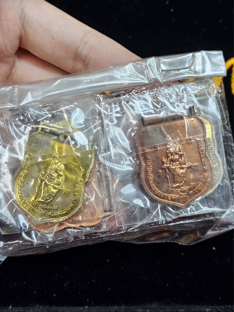 Archan Teelek Rian Roon Boonrit Set Thai Amulet, Hobbies & Toys ...