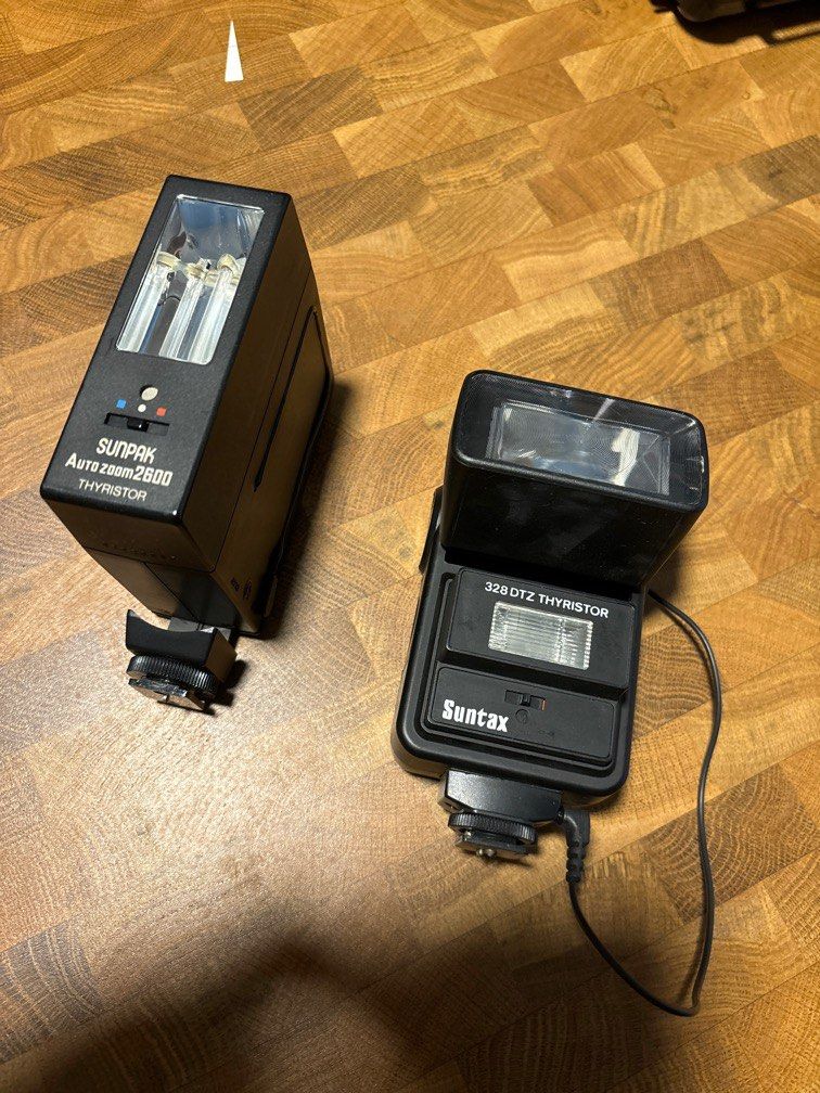 Assorted vintage flashes, Photography, Photography Accessories, Flashes on Carousell