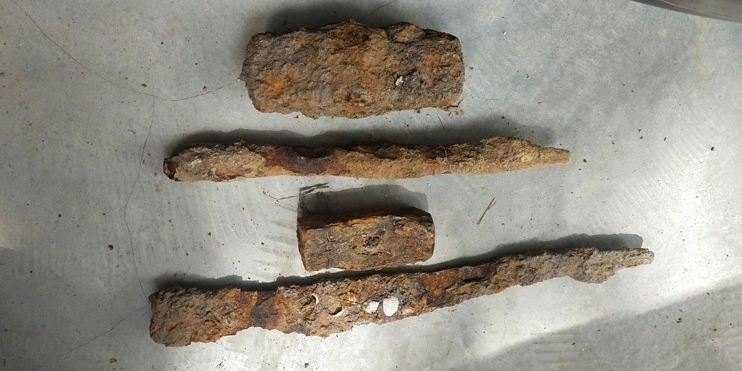 Besi2 tua.beliung,parang,pahat dan tukul, Hobbies & Toys, Collectibles ...