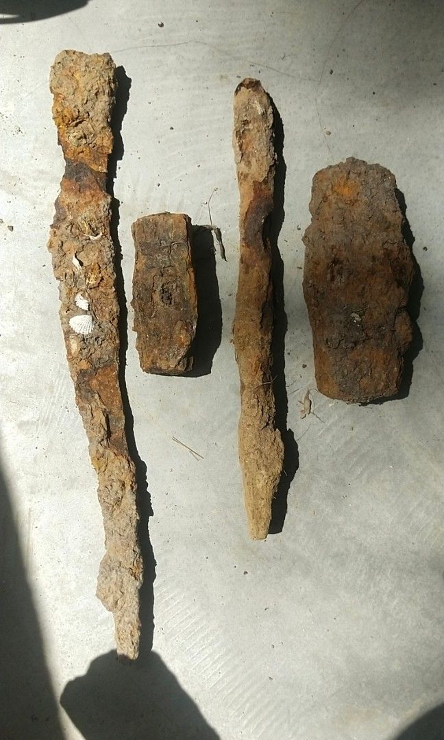 Besi2 tua.beliung,parang,pahat dan tukul, Hobbies & Toys, Collectibles ...