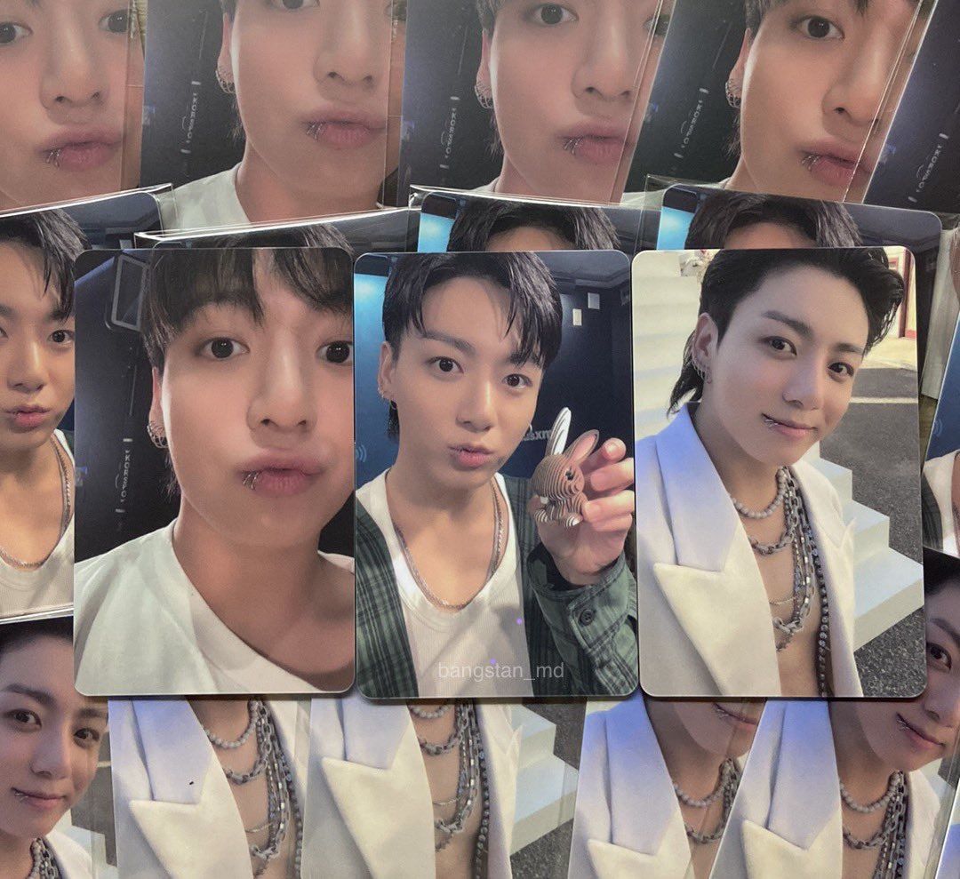 BTS Jungkook Golden PVC PCs, Hobbies & Toys, Memorabilia & Collectibles ...