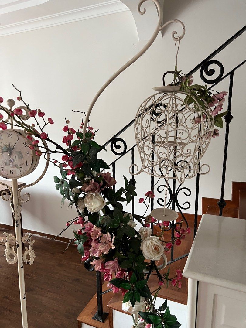 Clock & Flower display set, Furniture & Home Living, Home Decor, Clocks on Carousell