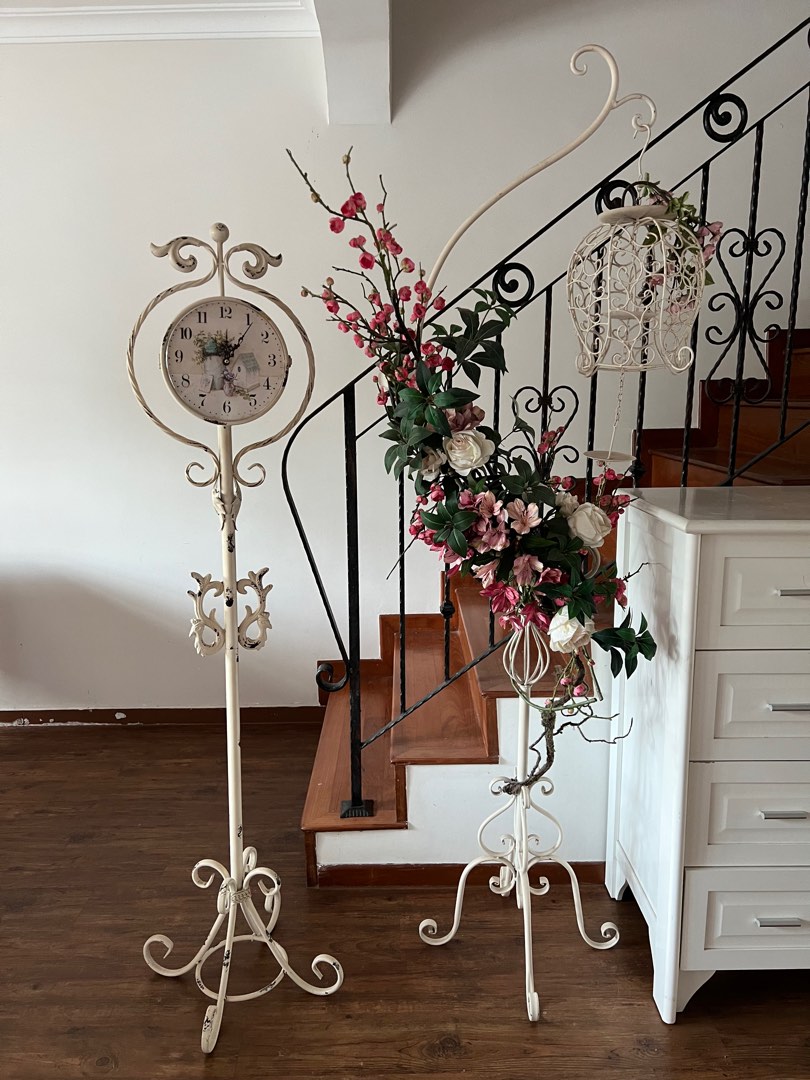Clock & Flower display set, Furniture & Home Living, Home Decor, Clocks ...