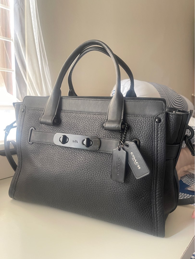 Coach Swagger All Black 33 Authentic , Barang Mewah, Tas & Dompet di ...
