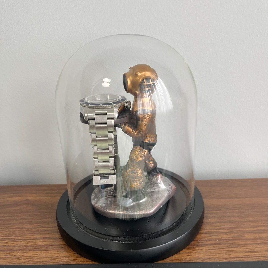 Diver Watch Stand (with Glass Cover), Men's Fashion, Watches ...