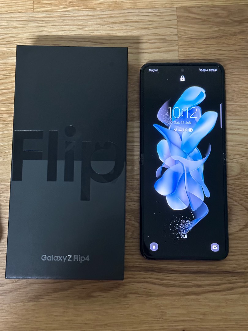 Galaxy Z Flip 4 Graphite 256GB, Mobile Phones & Gadgets, Mobile Phones ...