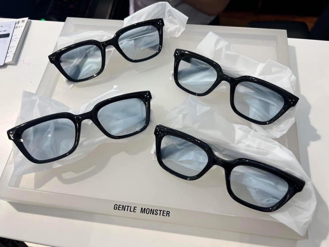 Gentle Monster Musee 01(BL) Sunglass with Box & Inclusion Set, Women's ...