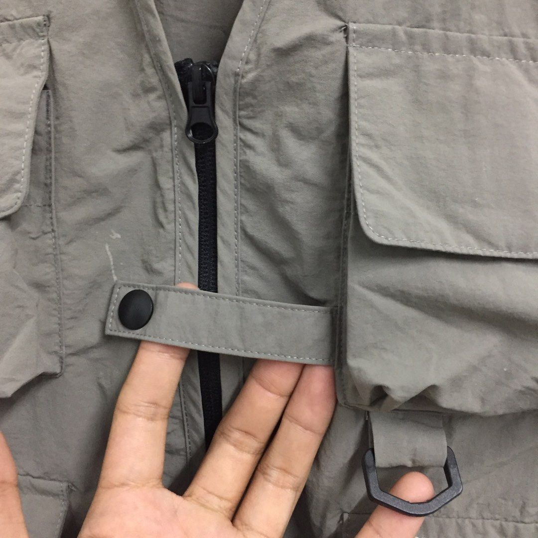 GU by Uniqlo Tactical Multipocket Cargo Vest, Men's Fashion, Tops ...