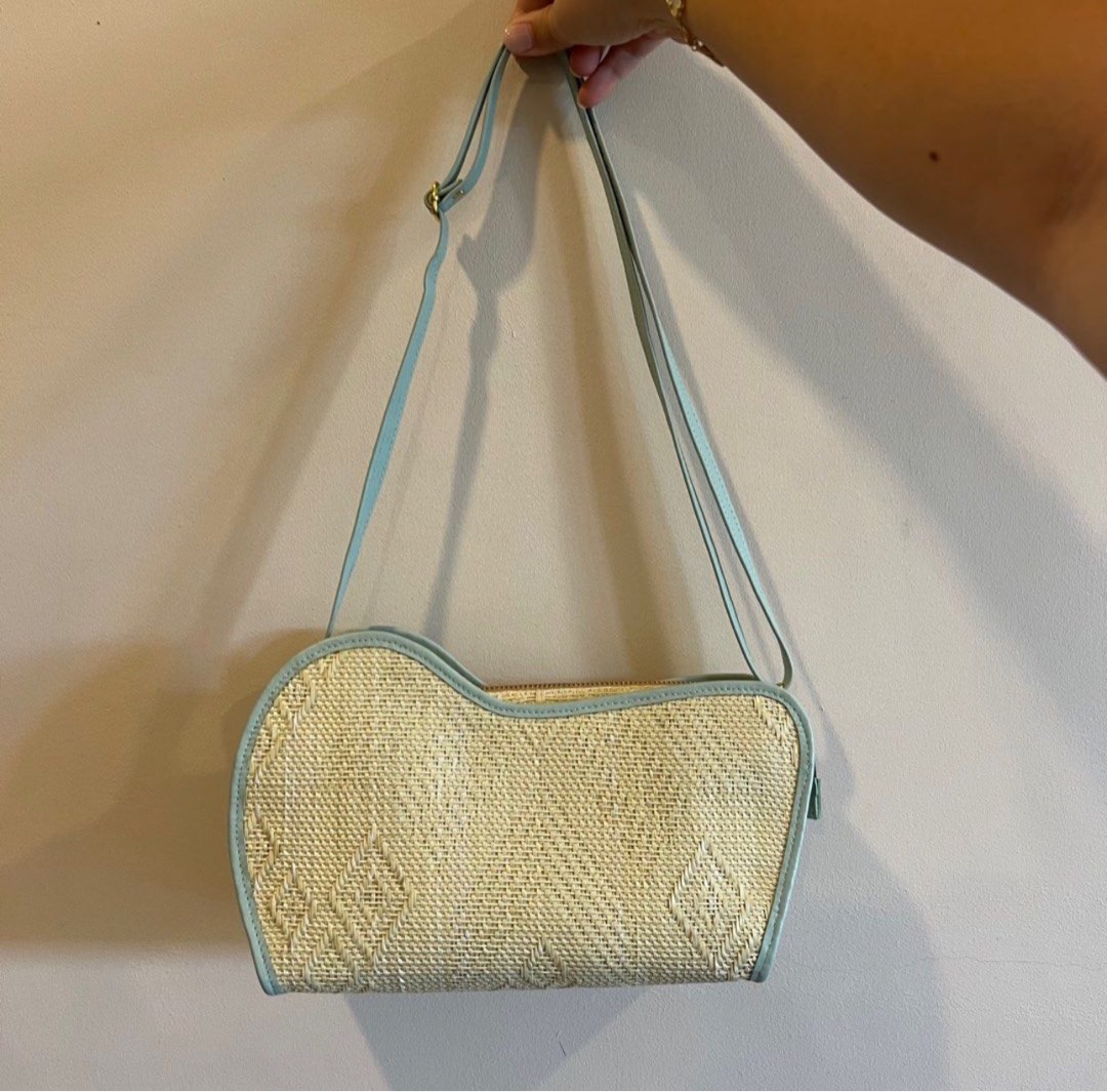 HaloHalo - Wavy Bag in Mint, Women's Fashion, Bags & Wallets, Cross ...