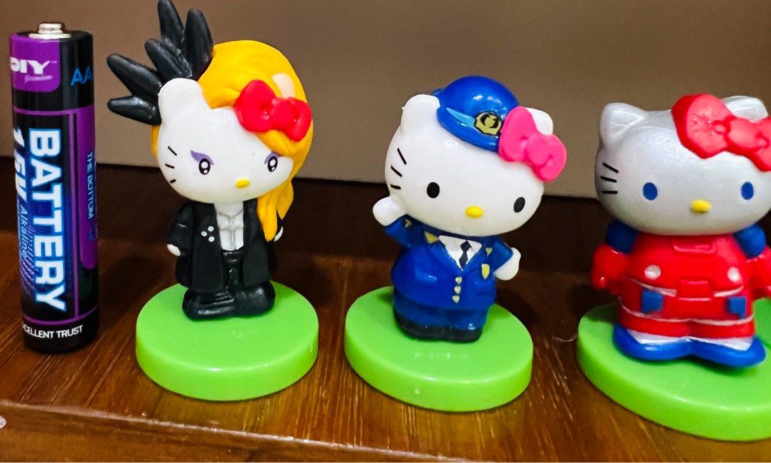 Hello kitty figure set, Hobbies & Toys, Toys & Games on Carousell