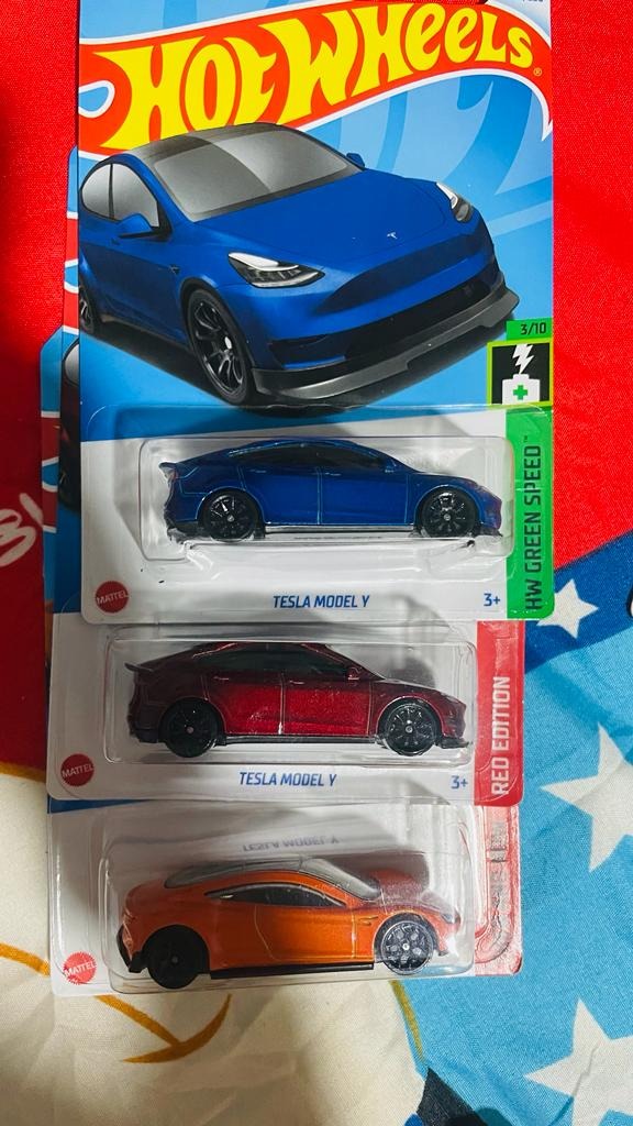 Hotwheels Tesla Set, Hobbies & Toys, Toys & Games on Carousell