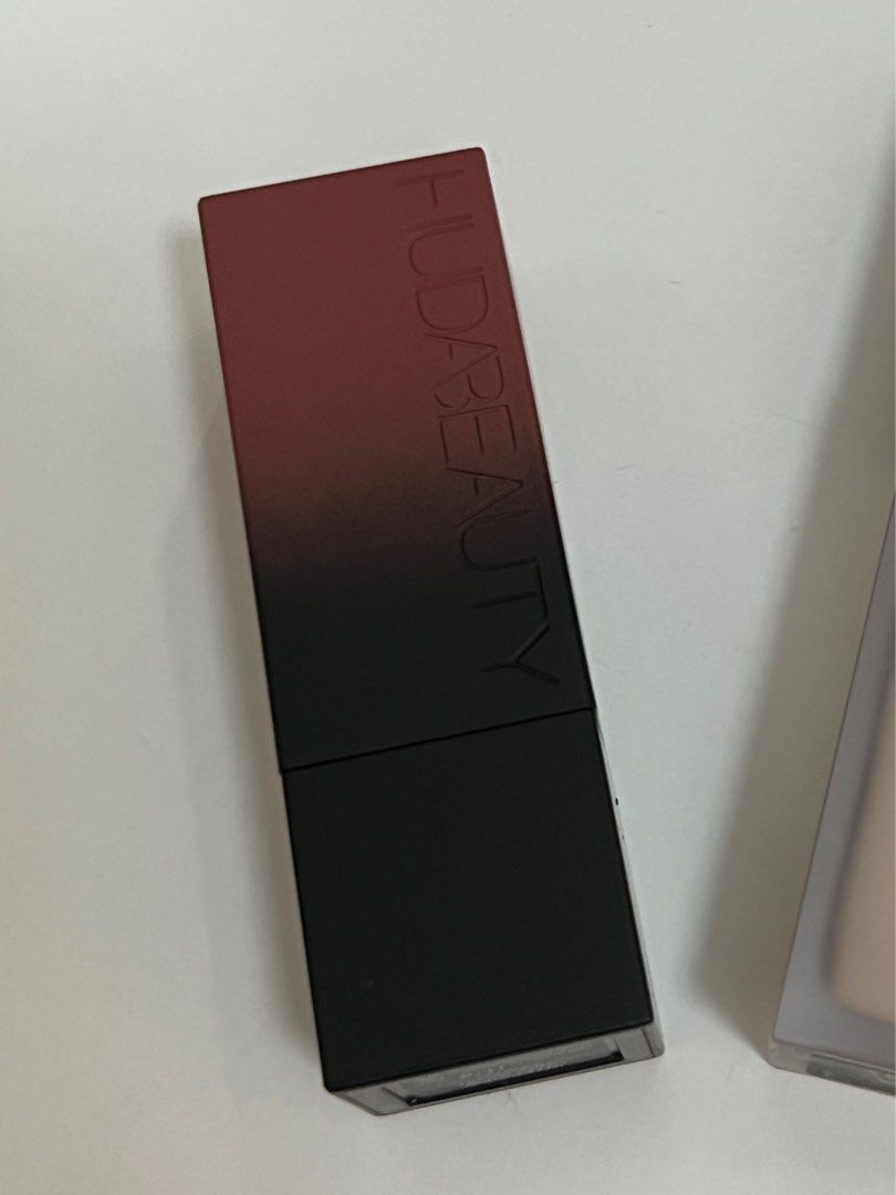 Huda Beauty Power Bullet Lipstick Interview, Beauty & Personal Care ...