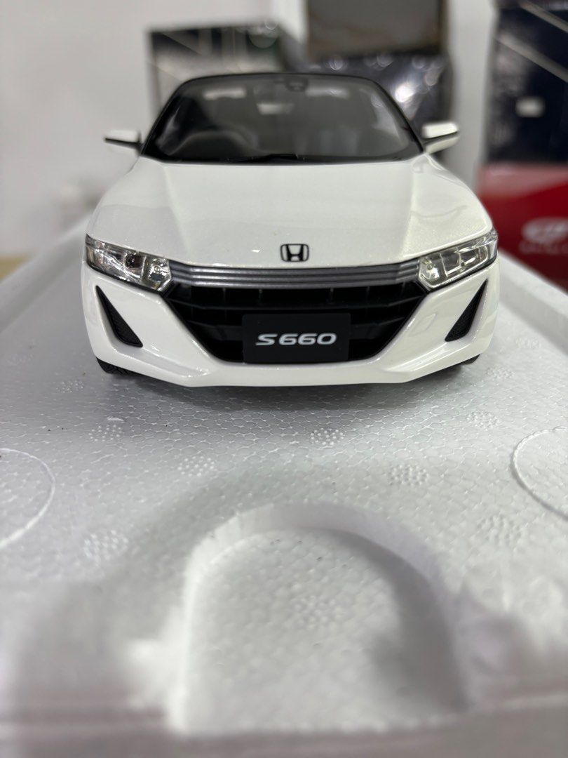 Kyosho Honda S660 Spider 2015 - White (1:18 scale), Hobbies & Toys, Toys & Games on Carousell