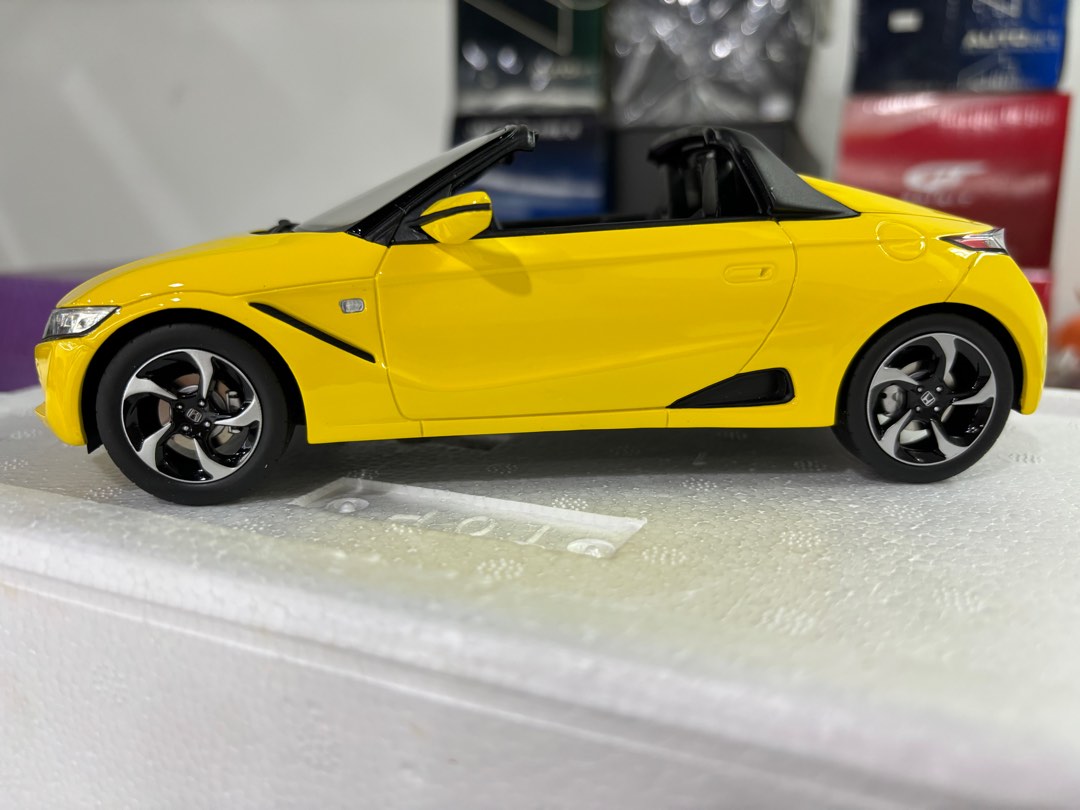Kyosho Honda S660 Spider 2015 - Yellow (1:18 scale), Hobbies & Toys, Toys & Games on Carousell