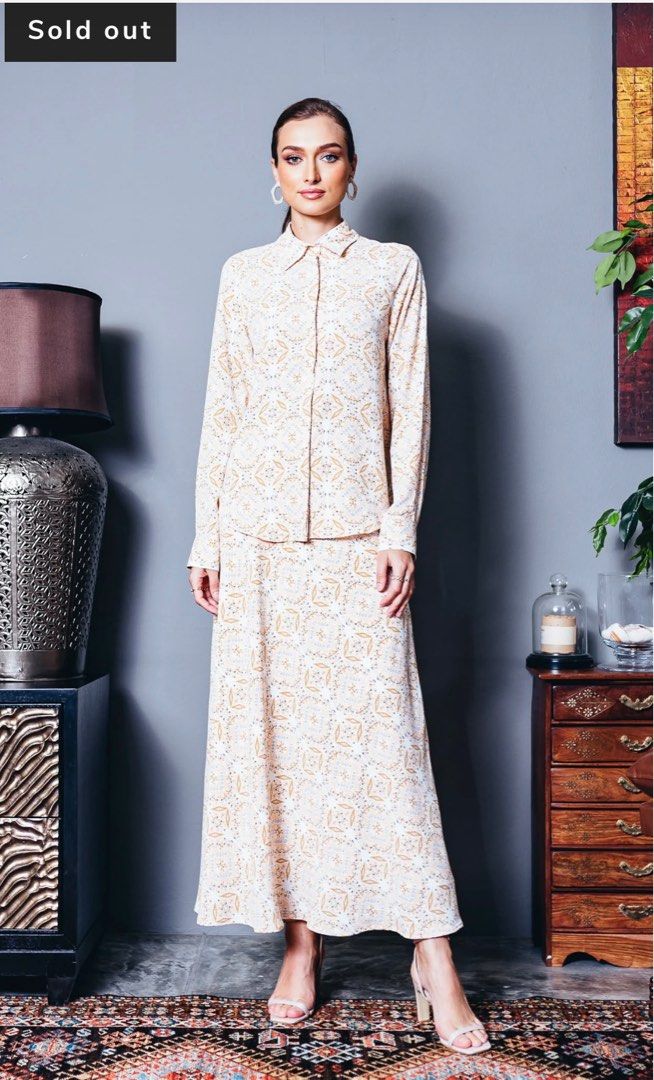 Larney Hagia Set In Cream, Women's Fashion, Muslimah Fashion, Baju ...