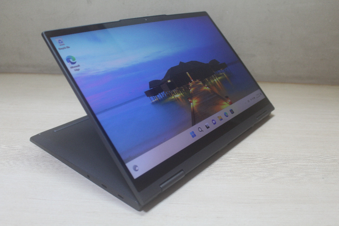 Lenovo Yoga In I G Gb Ssd Gb Convertible Touchscreen Slim Laptop Computers Tech