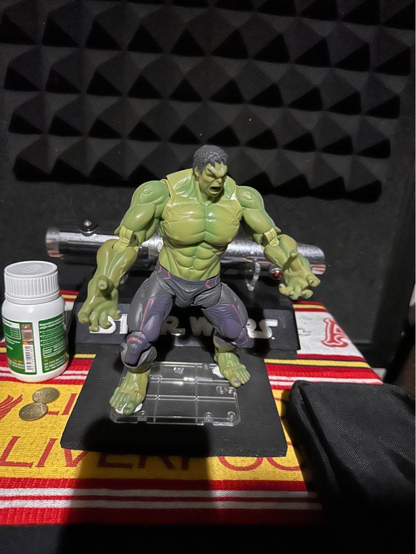 Marvel’s The Incredible Hulk Figurine, Hobbies & Toys, Toys & Games on ...