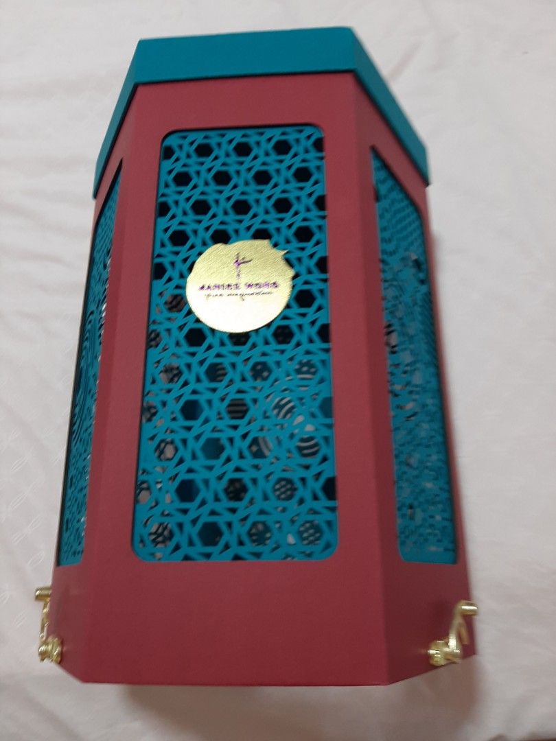 Mooncake box (Janice Wong), Furniture & Home Living, Home Improvement ...