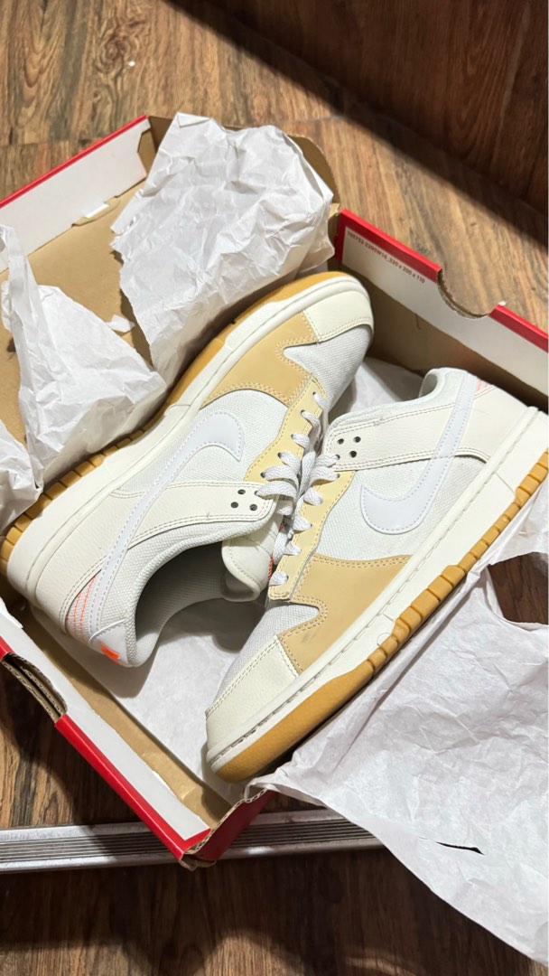 NIKE DUNK LOW SE SAND DRIFT, Men's Fashion, Footwear, Sneakers on Carousell
