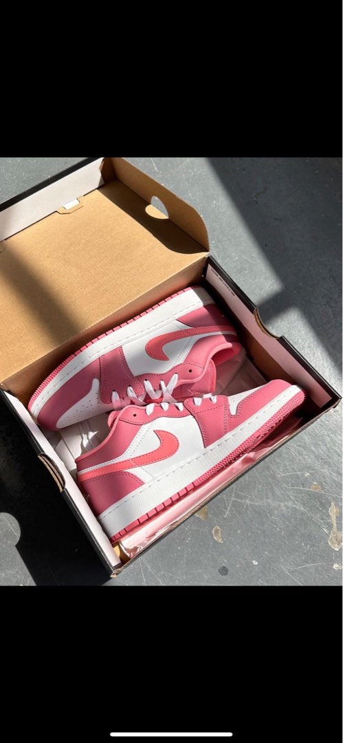 Nike low dunk Raspberry shoes, Women's Fashion, Footwear, Sneakers on ...