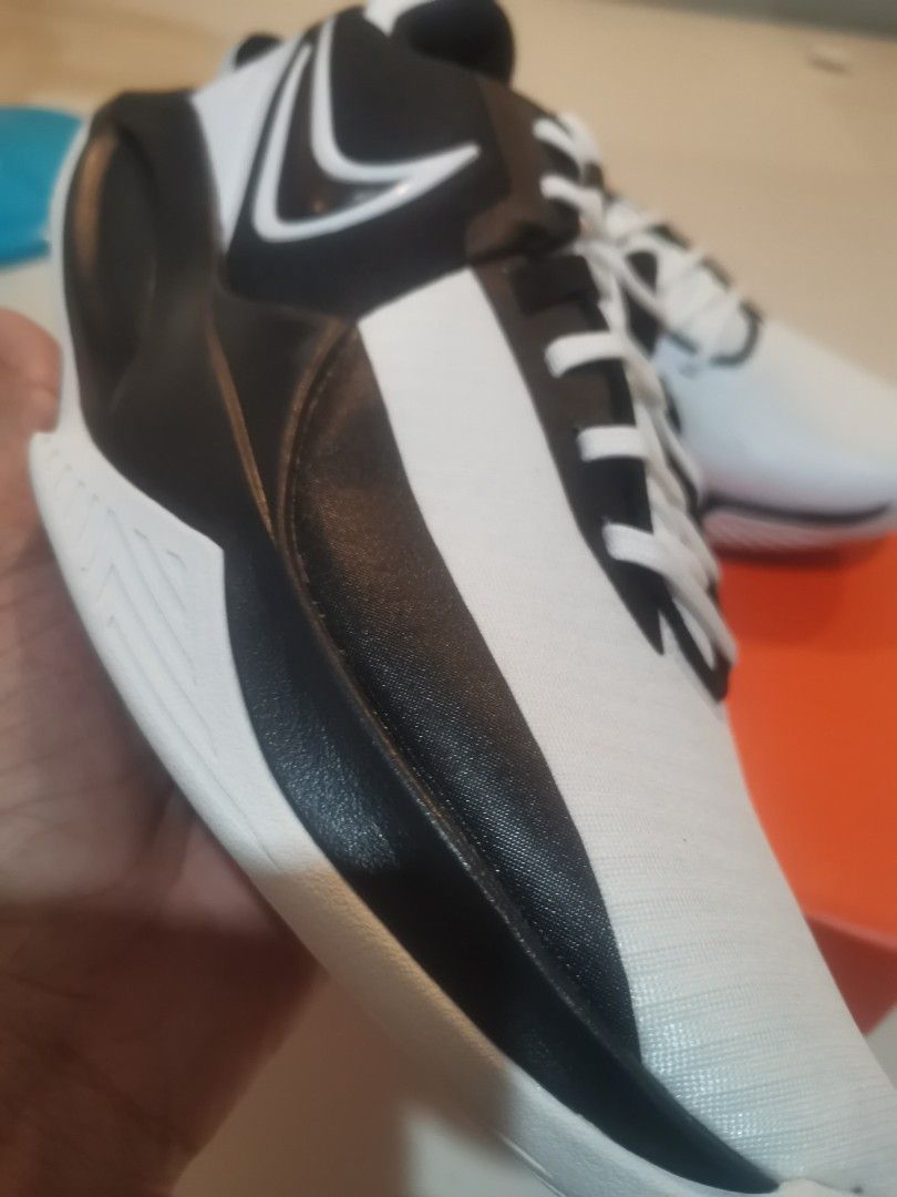 Nike Precision VI Panda, Men's Fashion, Footwear, Sneakers on Carousell