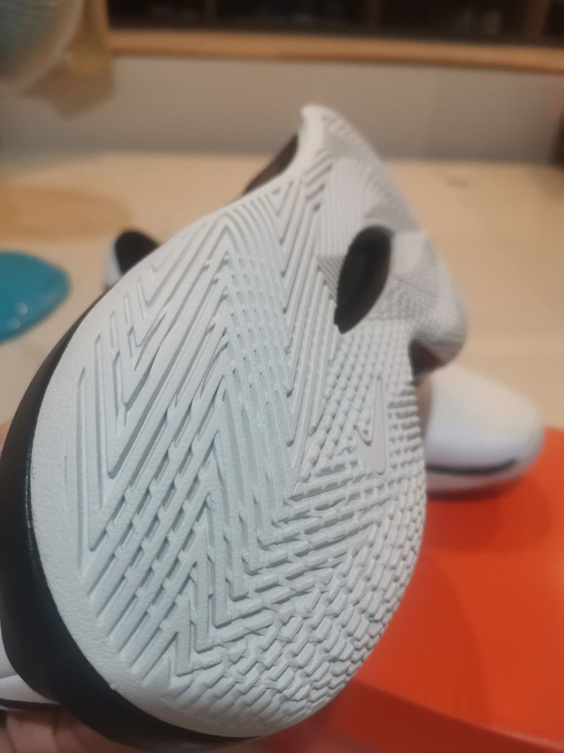 Nike Precision VI Panda, Men's Fashion, Footwear, Sneakers on Carousell