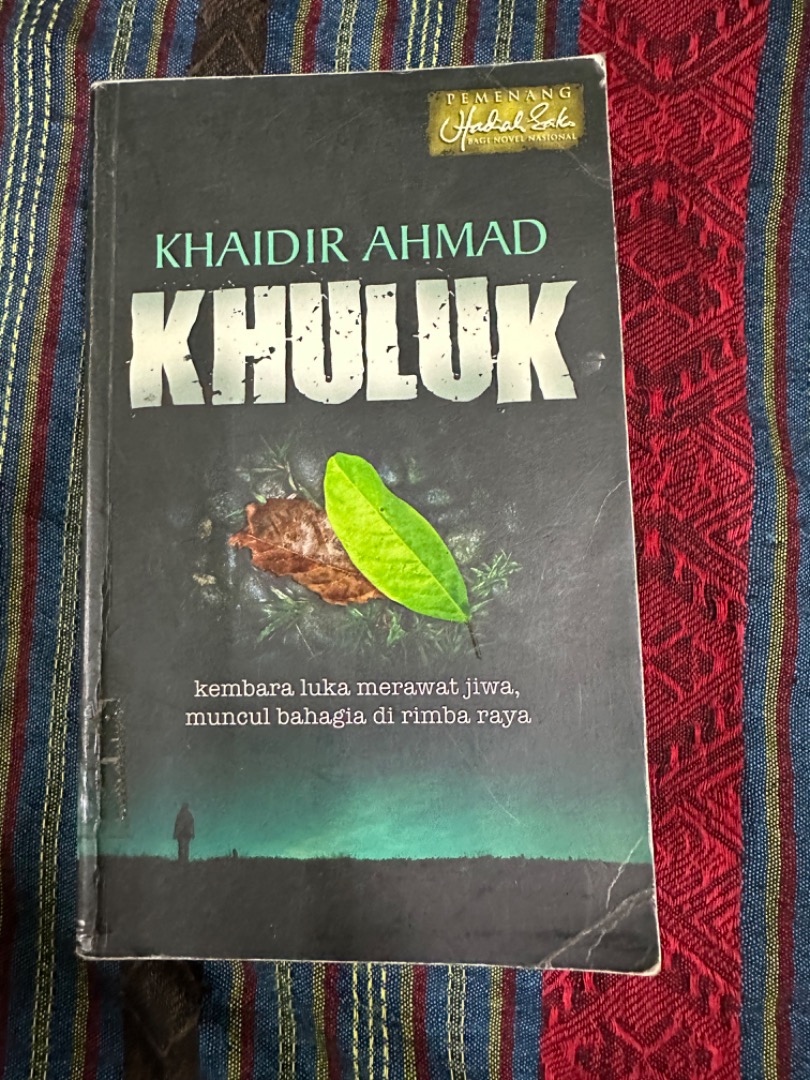 NOVEL TERPAKAI KHULUK TERBITAN UTUSAN, Hobbies & Toys, Books ...