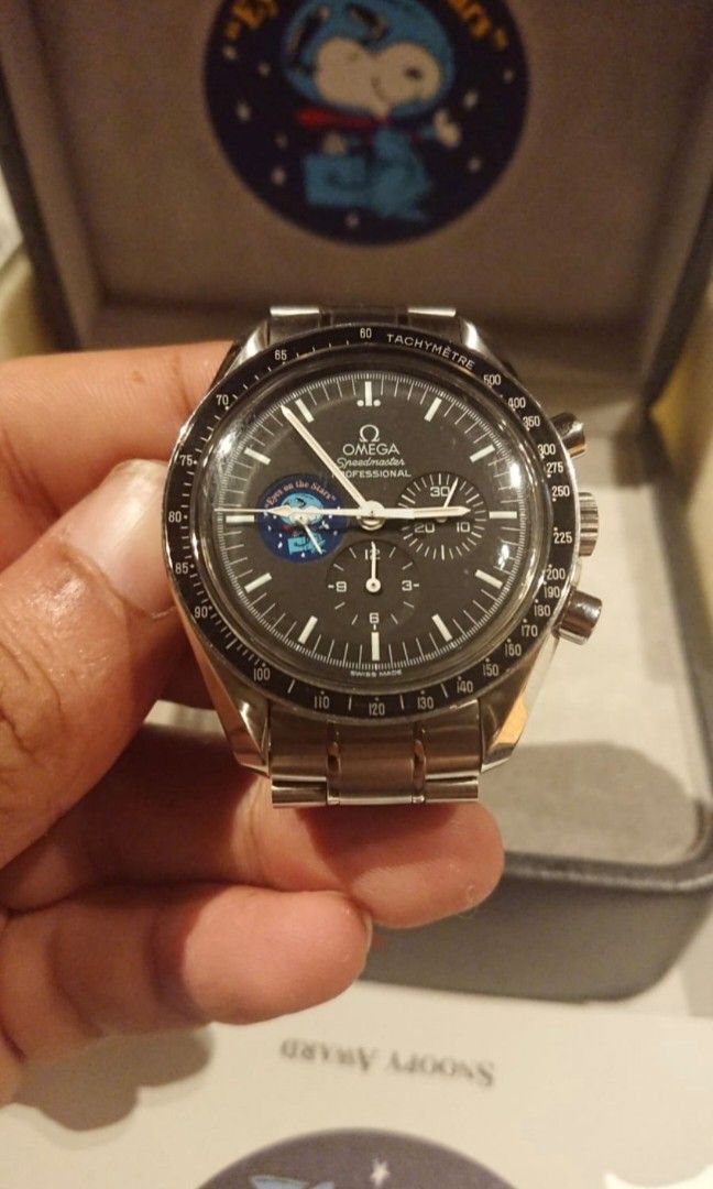 Omega Speedmaster Snoopy Gen 1, Luxury, Watches on Carousell
