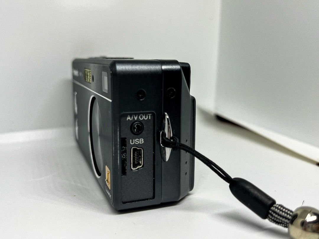 panasonic lumix dmc f1 [rare!] digicam, Photography, Cameras on Carousell