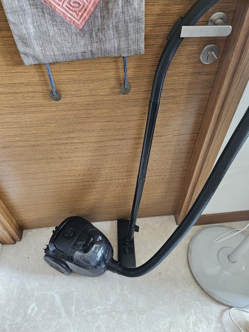 Philips power cyclone 3 easygo compact vacuum cleaner hoover, TV & Home ...