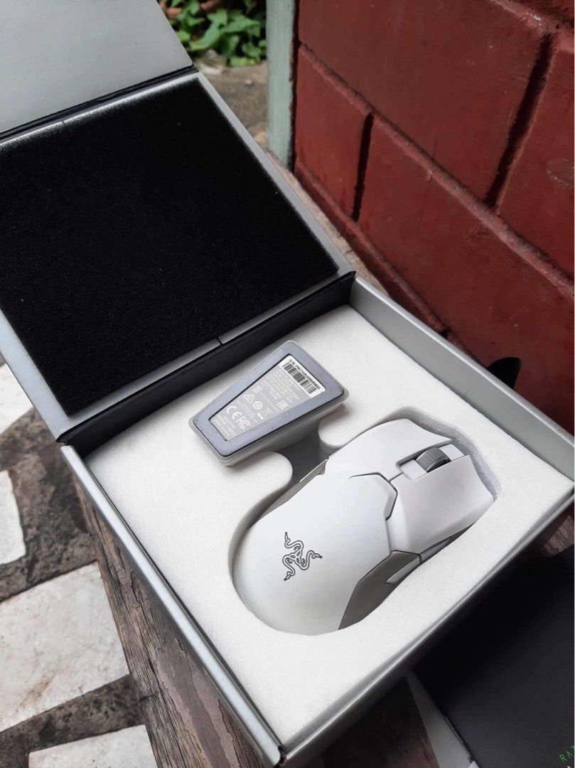 Razer Viper Ultimate Mercury Edition, Computers & Tech, Parts ...
