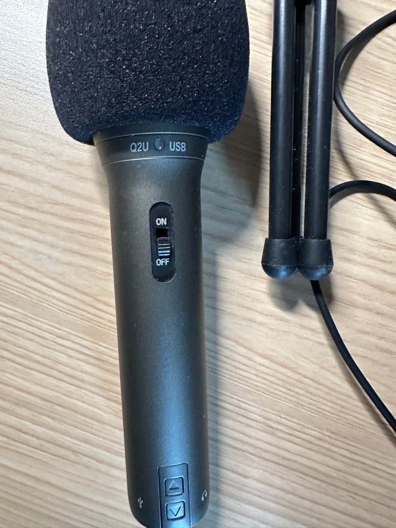 Samson Q2U podcast microphone with boom arm and desk clamp, Audio ...