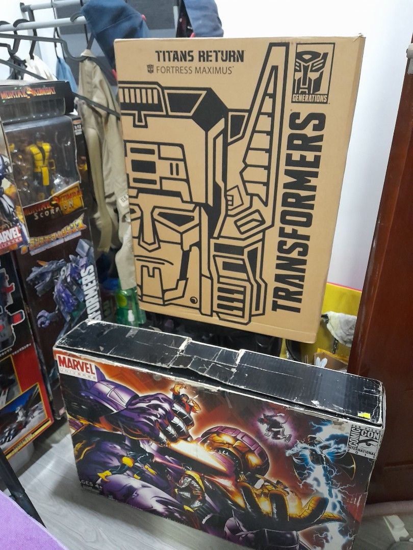 SDCC 2016 transformers titans return fortress Maximus SDCC 2011 Marvel ...