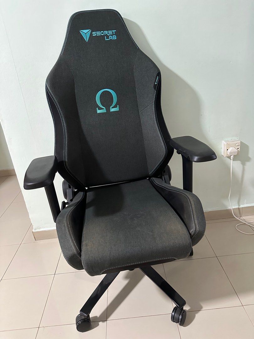Secret lab Chair, Furniture & Home Living, Furniture, Chairs on Carousell