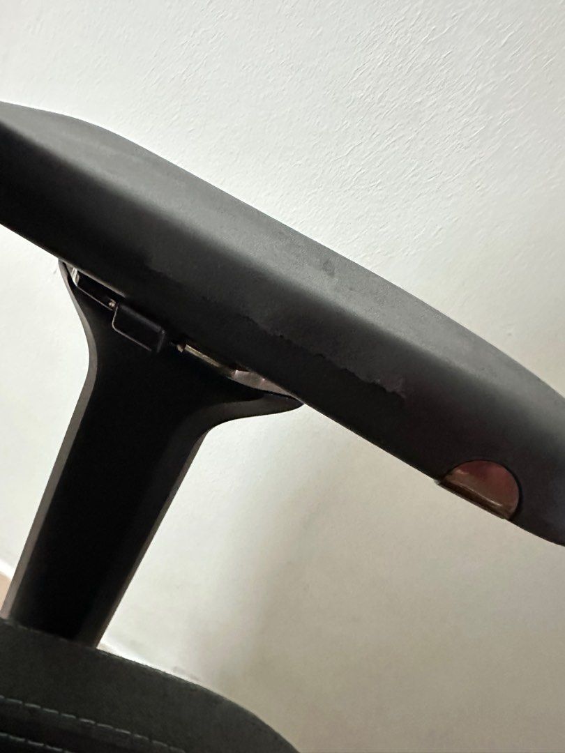 Secret lab Chair, Furniture & Home Living, Furniture, Chairs on Carousell