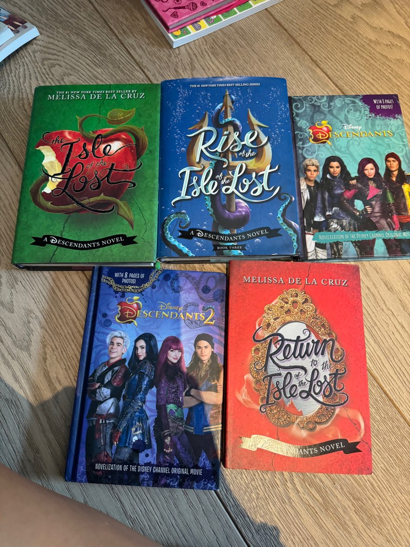 Ever After High, Descendent books, Hobbies & Toys, Books & Magazines ...