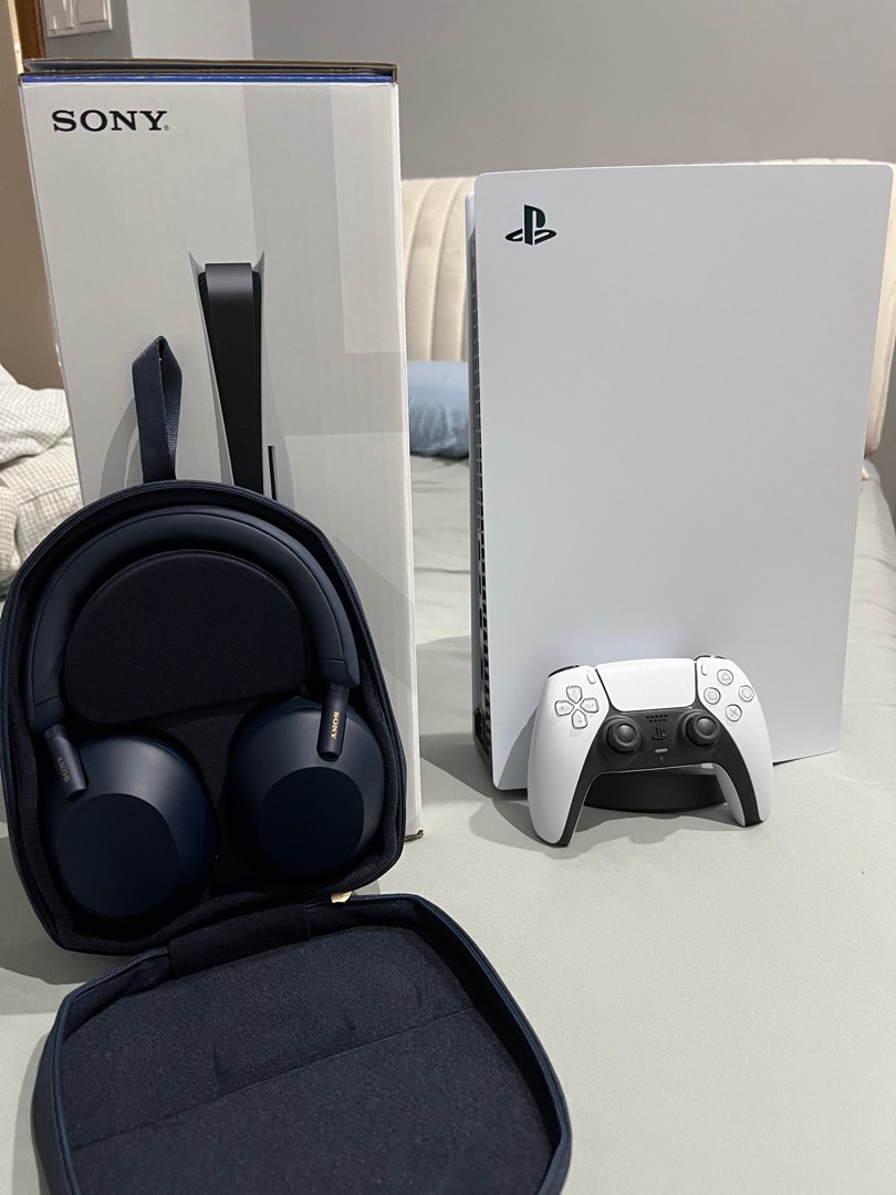 Selling PS5 + Sony WH-1000XM5, Video Gaming, Video Game Consoles ...