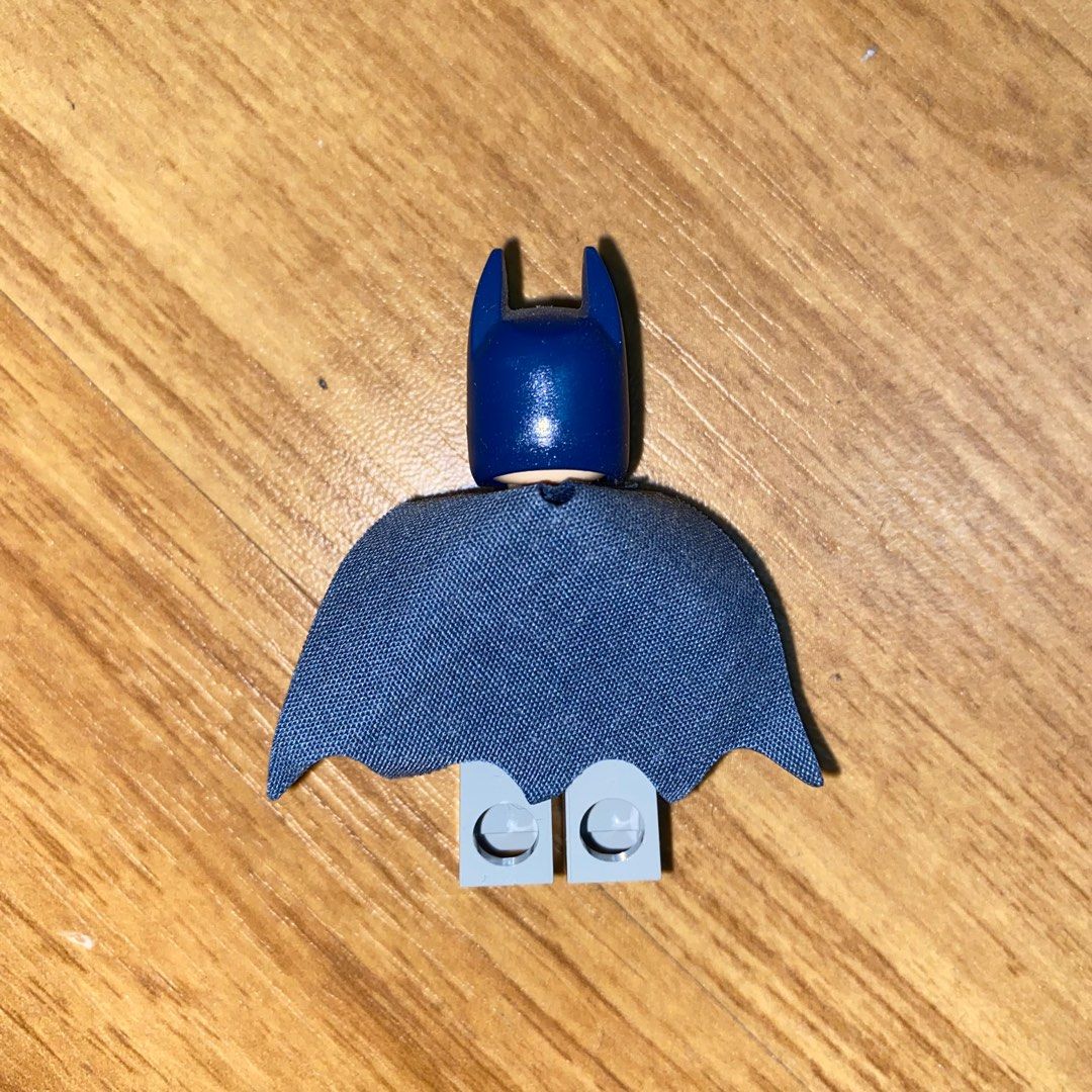 sh111 Lego Batman Minifigure - Bluish Gray Suit with Yellow Belt and ...