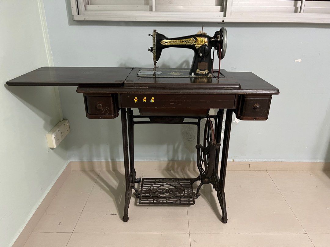 Singer Sewing Machine, Everything Else on Carousell
