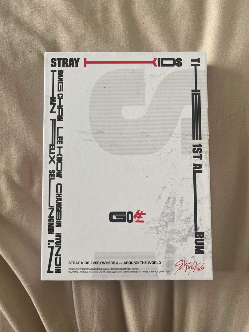 SKZ CHAN SIGNED ALBUM GO LIVE, Hobbies & Toys, Memorabilia ...