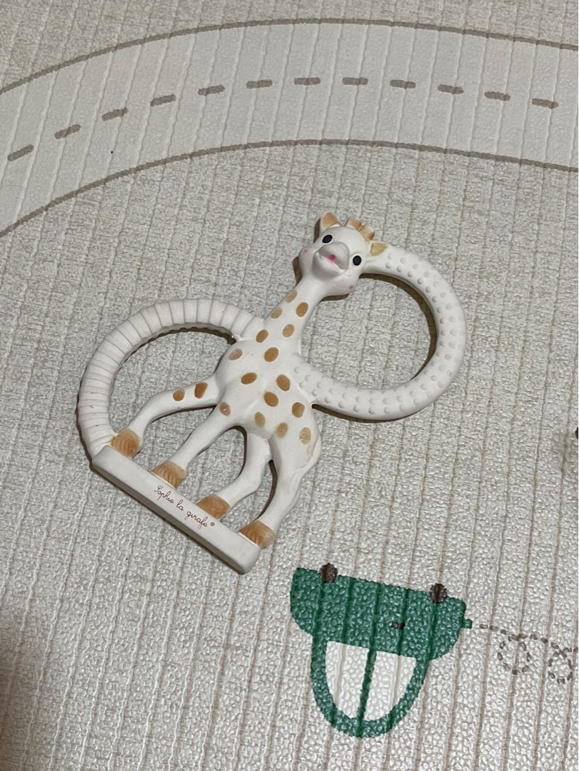 Sophie the Giraffe So' Pure Teething Ring, Babies & Kids, Infant ...