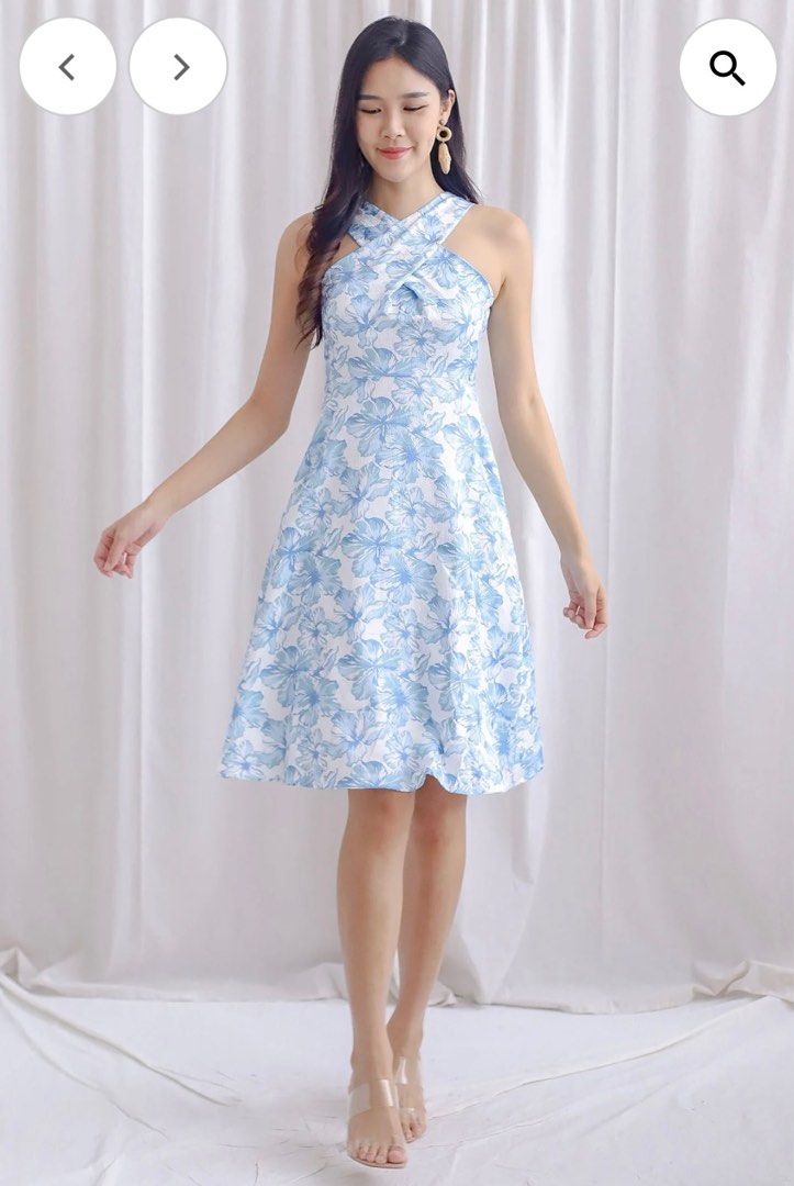 The Design Closet - Carin Cross Overlap Midi Dress In Blue Floral - L ...