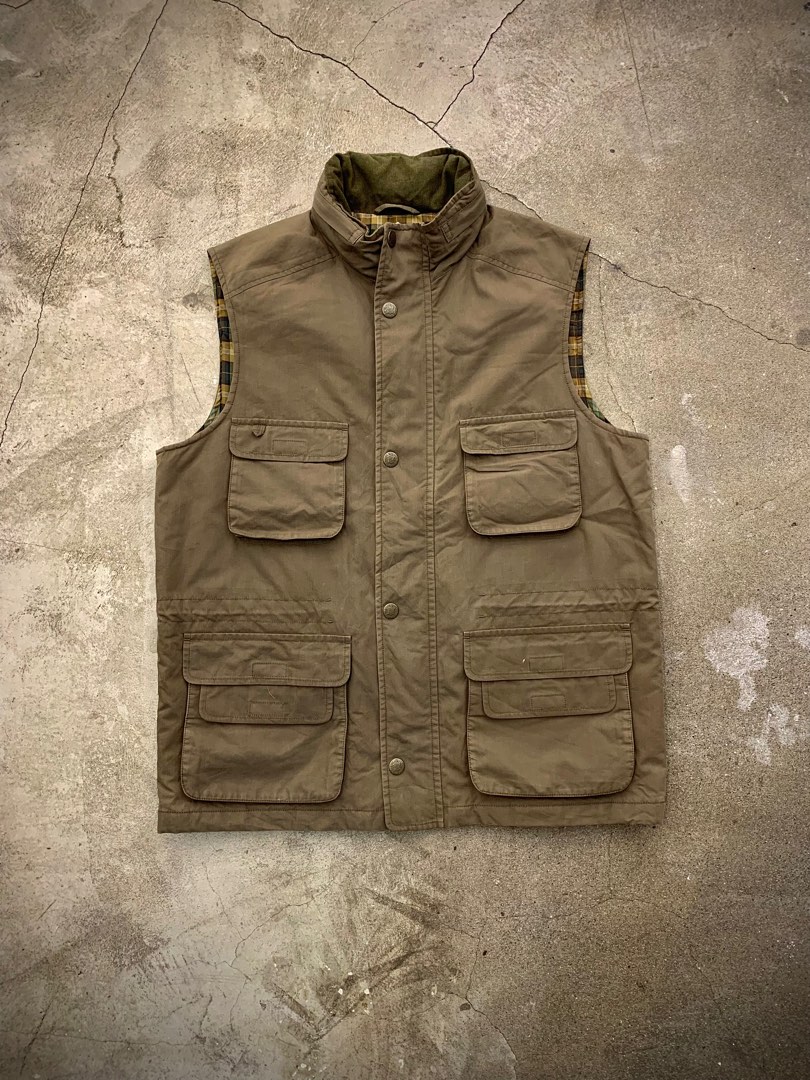 Travel Vest, Men's Fashion, Coats, Jackets and Outerwear on Carousell