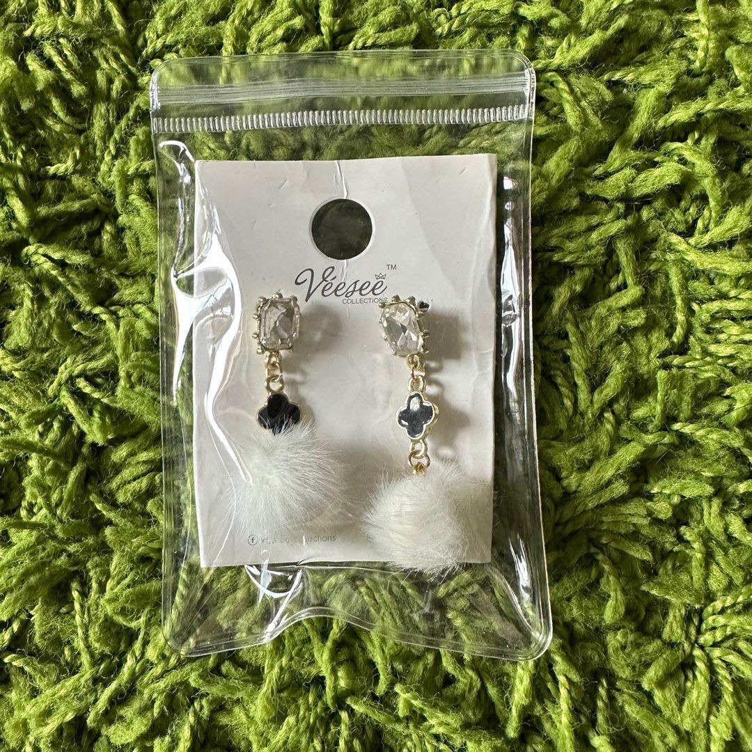 Veesee Collection Earrings, Women's Fashion, Jewelry & Organisers ...